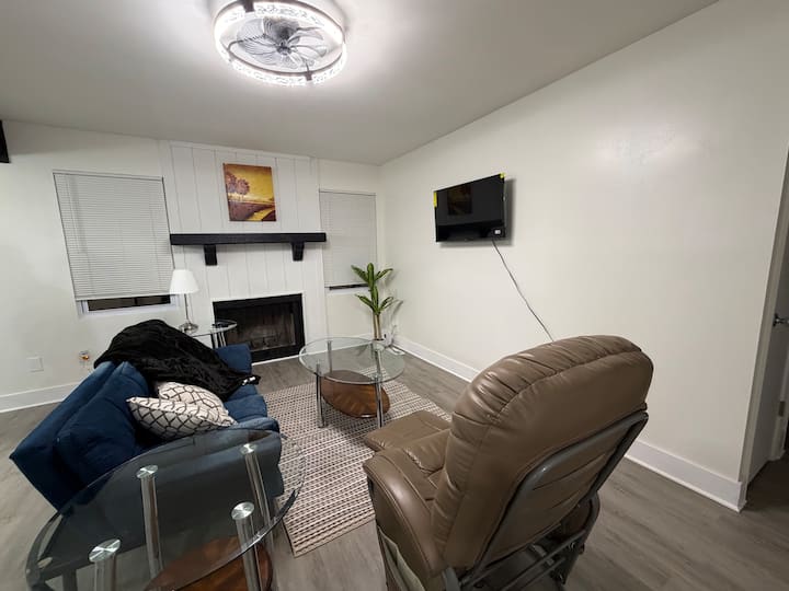 Brand New Renovated Town Home - Kansas City, KS