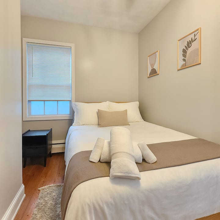 Historic Newport Hideaway+ Parking - Jamestown, RI