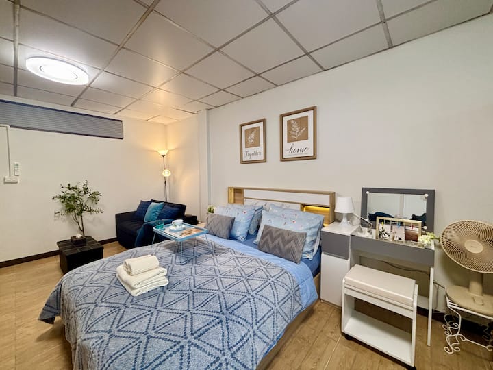 Room Near Sky Train, Central Chaengwattana, Pim. - Thailand