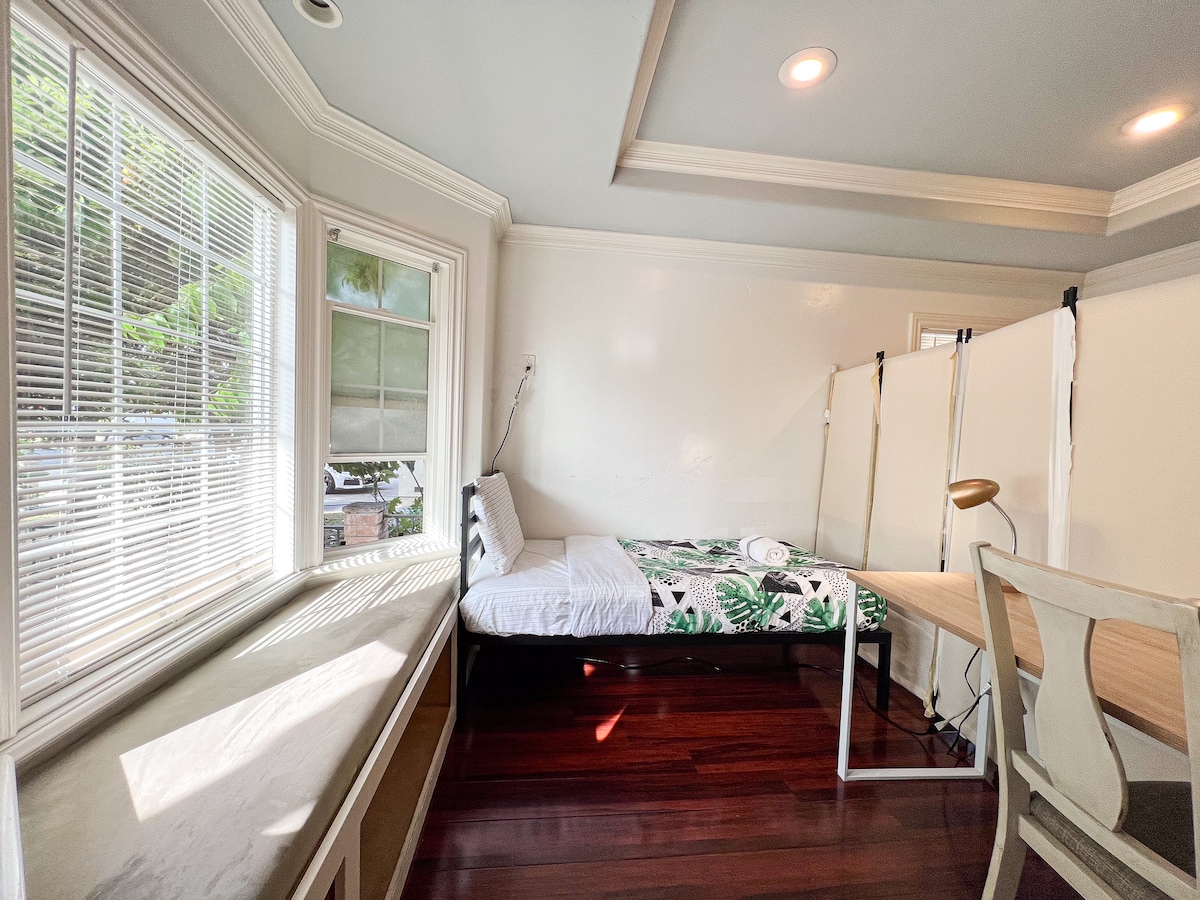 Module semi-privé avec bureau près d'Apple/Nvidia - Maisons à louer à ...