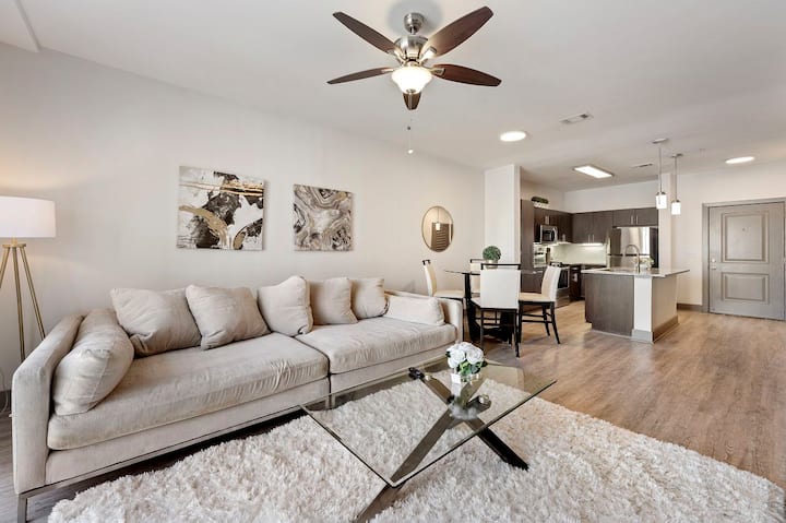 Homely King Bed Suite - Atlanta, GA