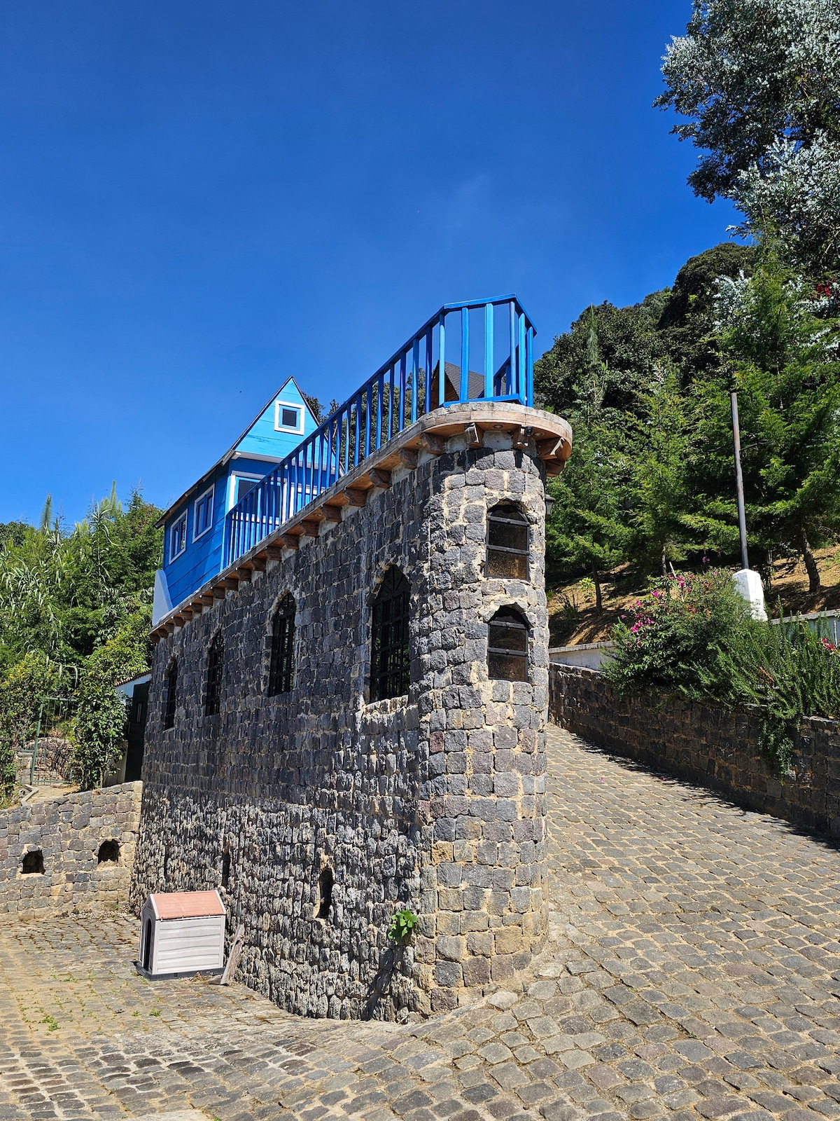 Medieval Volcanic Stone Castle - Castles for Rent in San Mateo Milpas ...