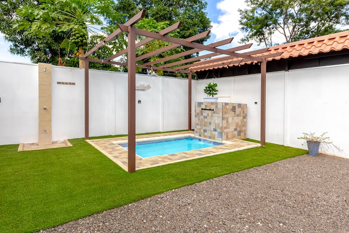 Private Pool I King Bed | 9 Min Coco Beach | Wifi - Playa Hermosa