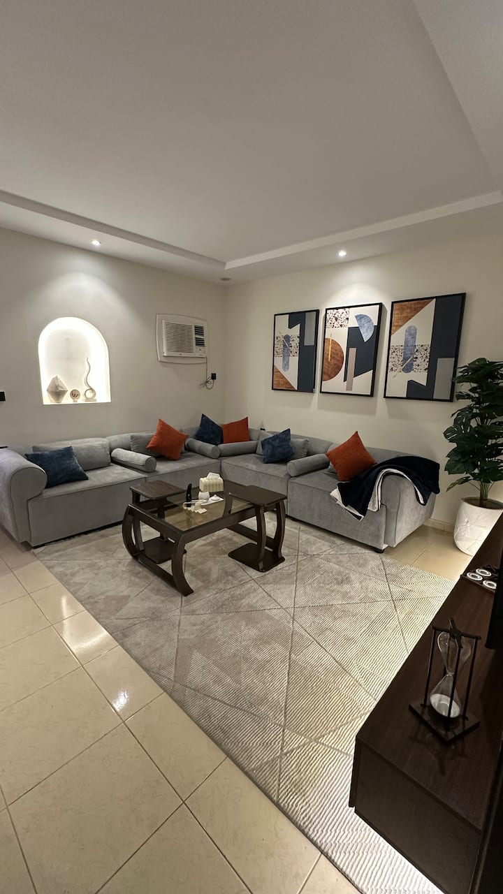 غرفتين نوم وغرفة معيشة وصالة طعام ودورتين مياة - Mecca