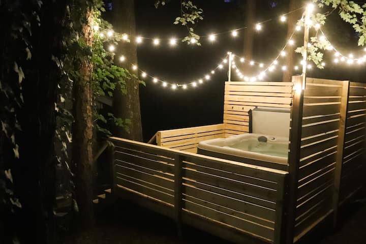 Romantic Cabin Escape/hot Tub/firepit/pet Friendly - Georgia