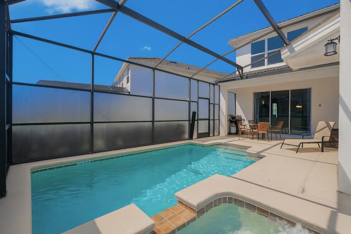 Premium Location • 5br Home W/ Pool – Storey Lake - Kissimmee, FL