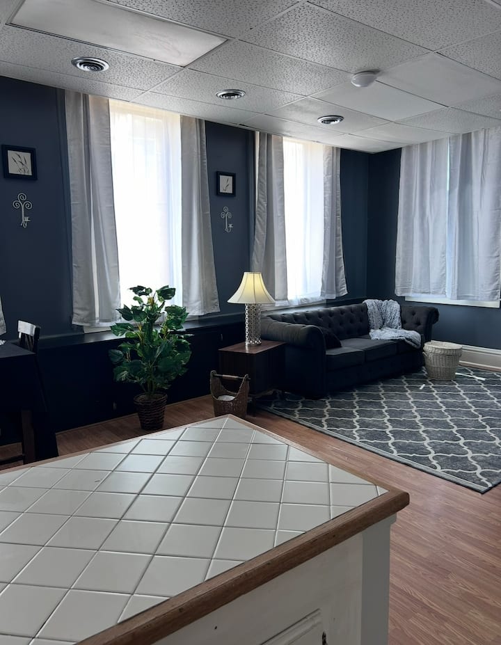 Historic Downtown Convenient Apartment - Jenny Wiley State Resort Park, Prestonsburg