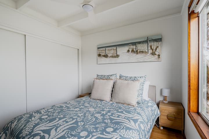 Walk To Beach | Pet Friendly | Sleep 5 - Point Lonsdale