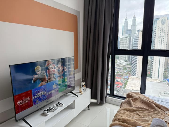 Klcc Firework/game/high Floor/doorstep Mall &Train - Malaysia