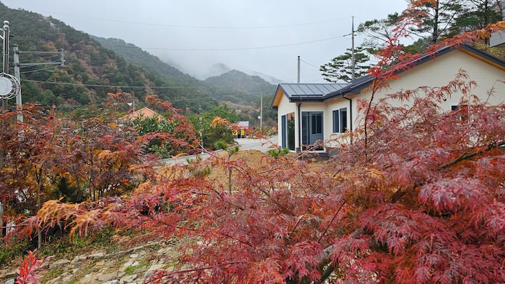 청정하고 평안한 쉼 ;
곰배령 4인식탁 Gombaeryeong 4-person Table - Inje-gun