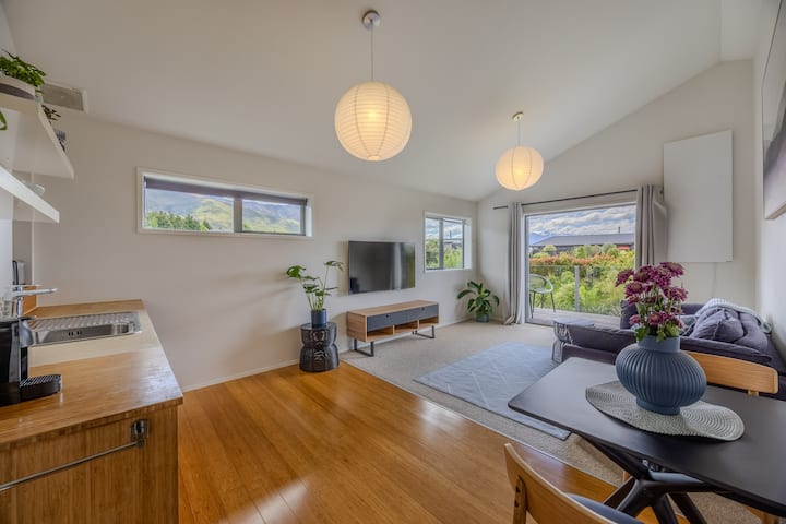 Roys Peak Retreat - Wanaka