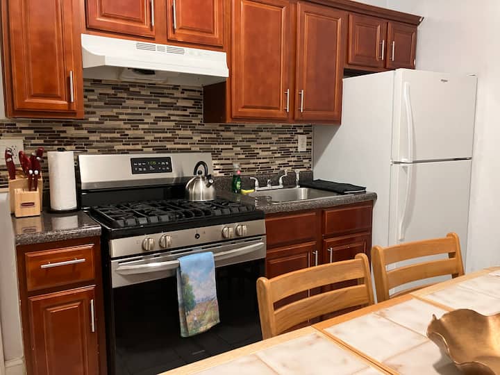 First Floor Cozy Apt W/ Parking - Yonkers, NY