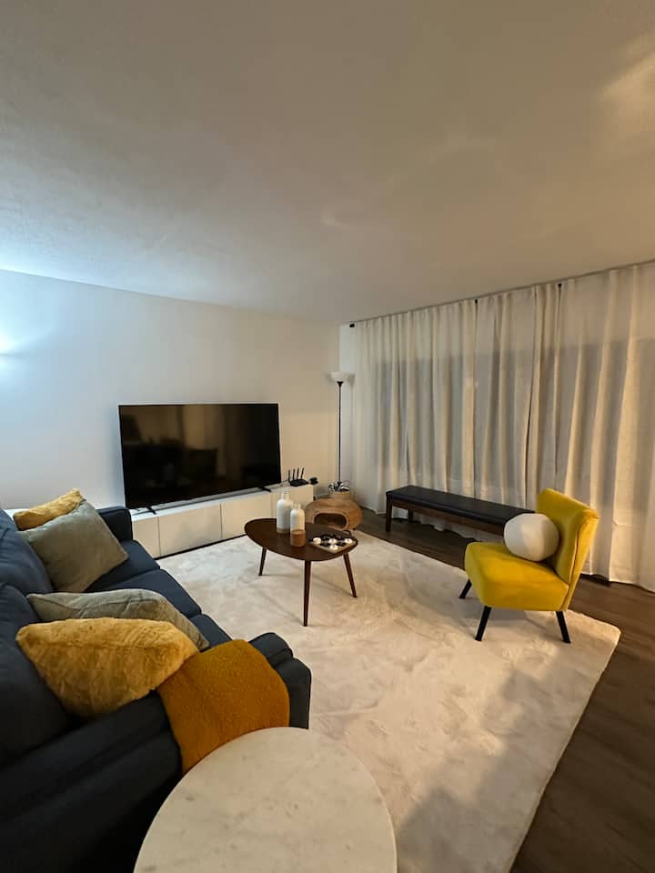 Downtown Yellowknife Home - Cozy & Central - Yellowknife