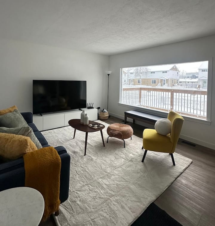 Downtown Yellowknife Home - Cozy & Central - Yellowknife