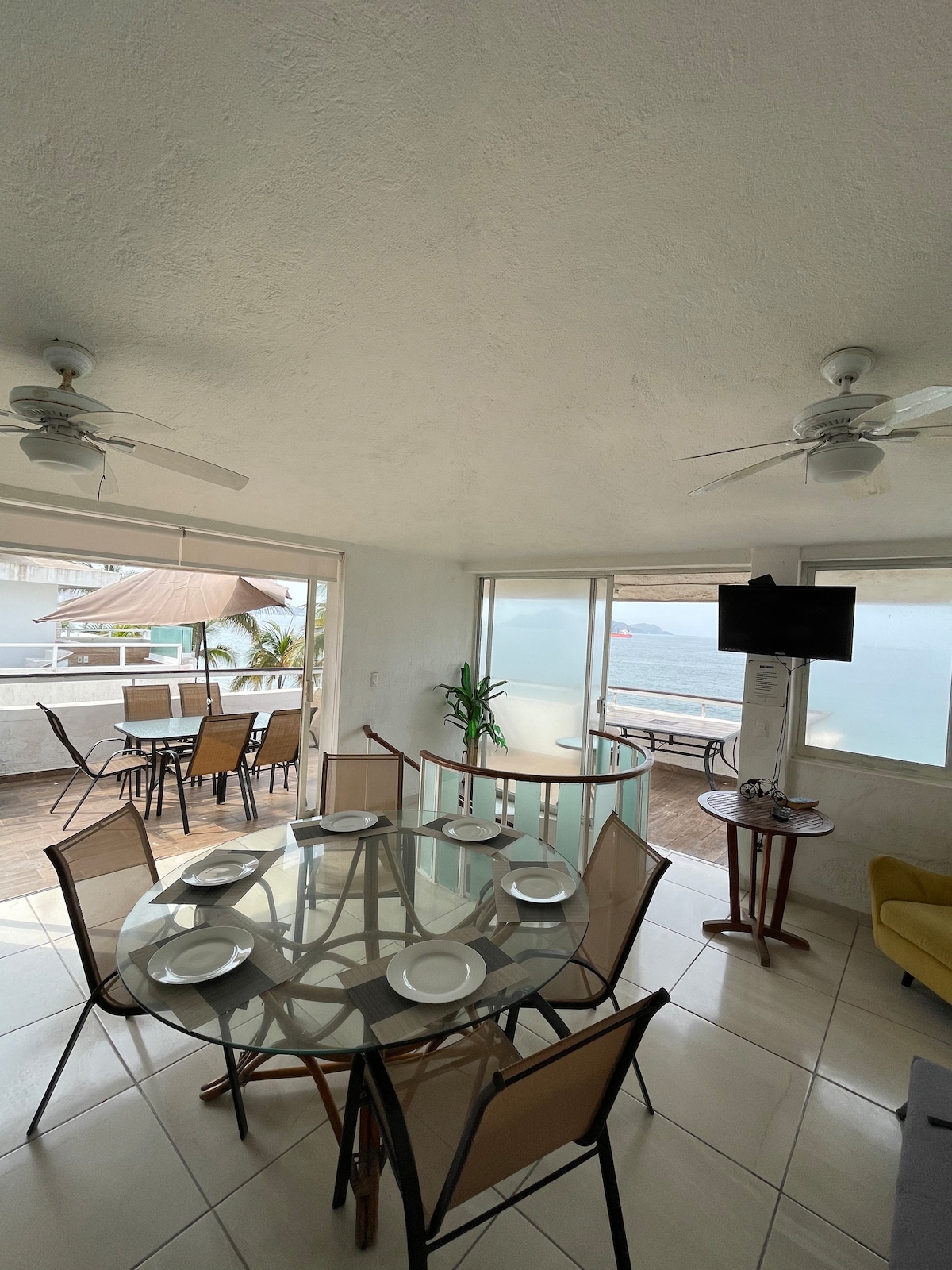 Außergewöhnliches Loft mit Blick auf den Strand und 2 Pools - Wohnungen ...