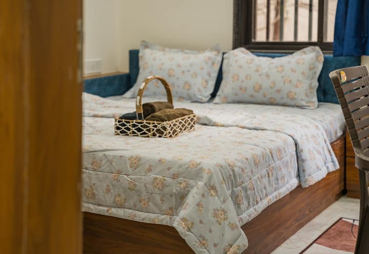 Homelystays - Indore