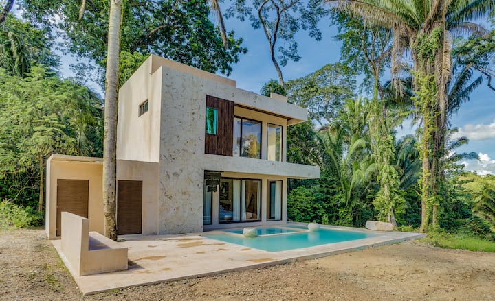 Luxury 3 Br Jungle Villa With Private Pool + Roof - Belmopan