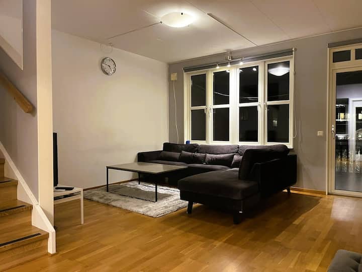 For Workers  • 9 Beds • 6br • 2 Bath • Near Volvo - Gothenburg