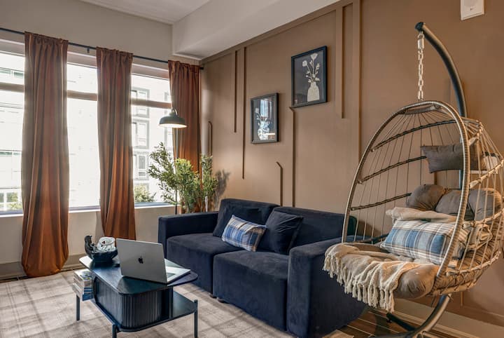 Walkable Legacy West King Retreat With Pool - 플레이노