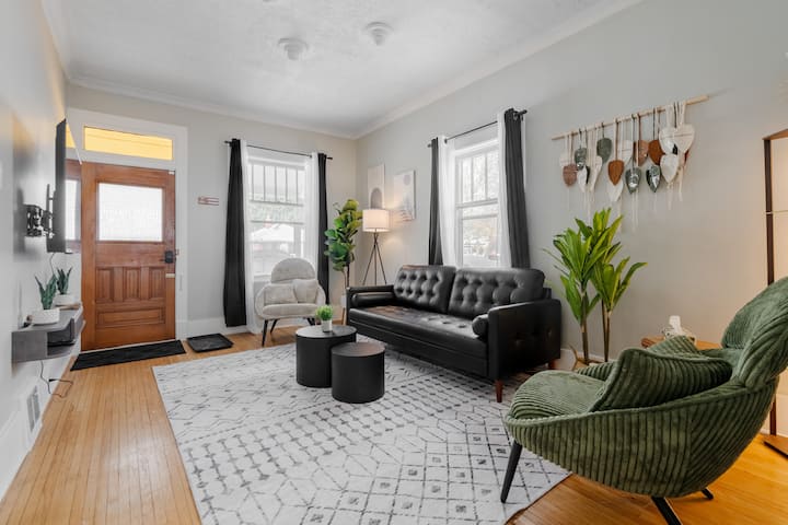 5br Near Uwo | Richmond Row | St. Joe’s | 6 Beds - London