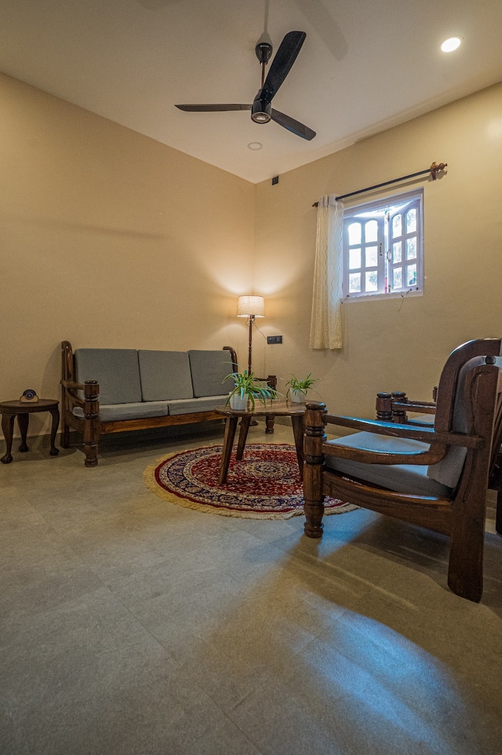 The Lazy Leaf | Cozy 2bhk | Heart Of Anjuna - Anjuna