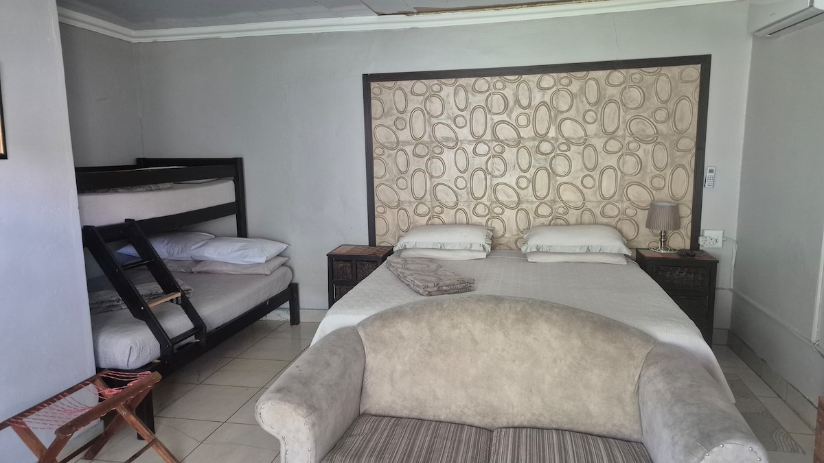 Vicky B Bed And Breakfast (Family Room 7) - Bed and breakfasts for Rent ...