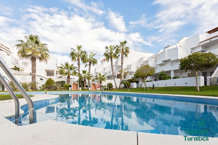 Piso En Urbanización Con Piscina, Padel Y Golf - Islantilla