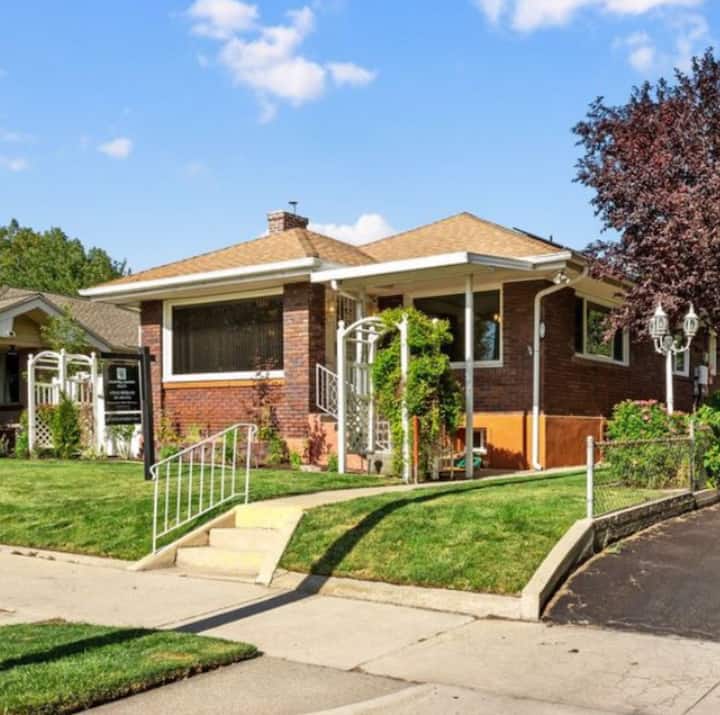 Cozy Retreat With Hottub In Sugarhouse - University of Utah Hospital, Salt Lake City