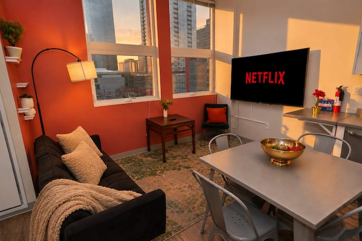 Chicago 2br Retreat W/ Patio & Gym Near Mccormick - Woodlawn - Chicago