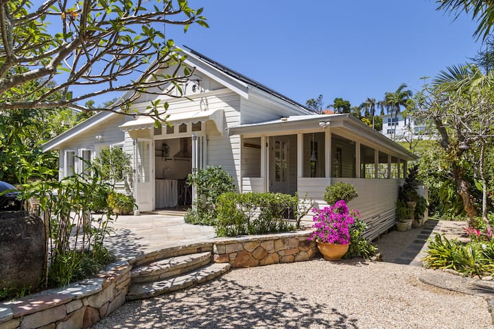 Moonflower - Original Byron Bay Beach Cottage. - Byron Bay