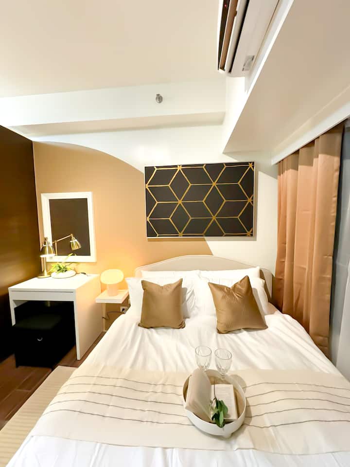 Air Residences Makati Staycation | Wifi + Netflix - Makati