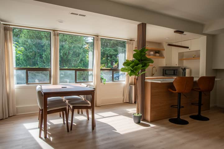 Modern Private Suite - Bothell, WA