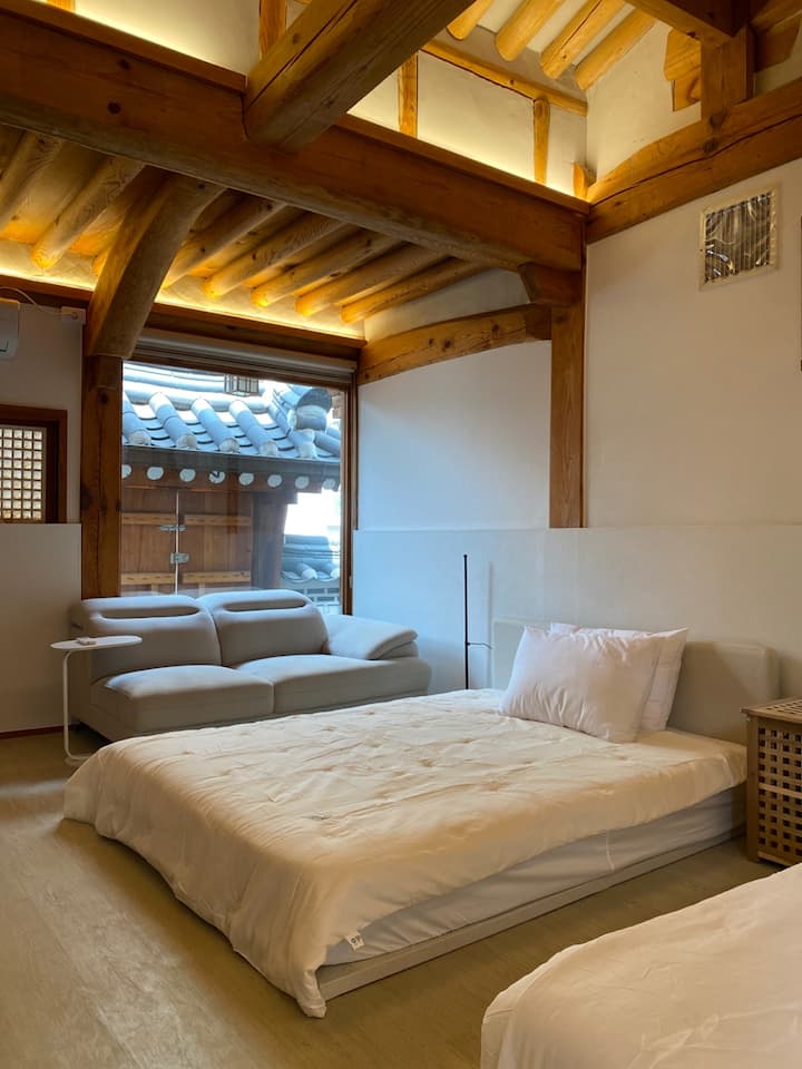 Gyeongbokgung Station Walk 5 Minute Hanok Stay148 - Houses for Rent in ...