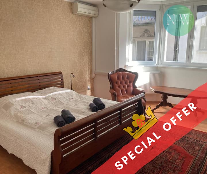 Three-bed Classic Elegance On Nagy Diofa By Nw - Budapest