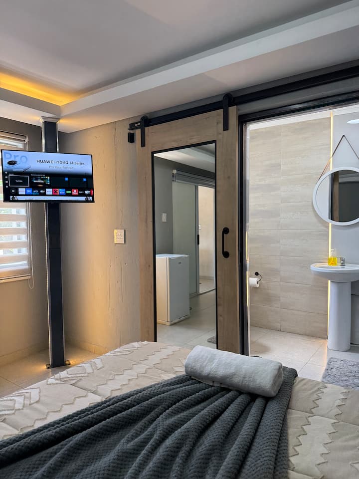 Room R @69 On Everest - Vanderbijlpark