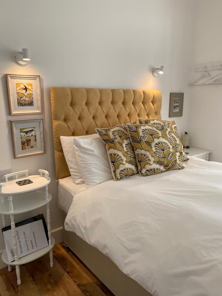 East Room - Stornoway