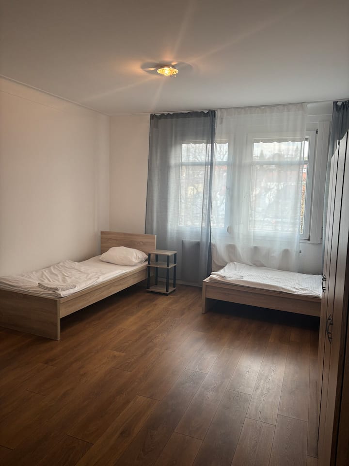 Schöne Kernsanierte Altbau Wohnung - Stuttgart