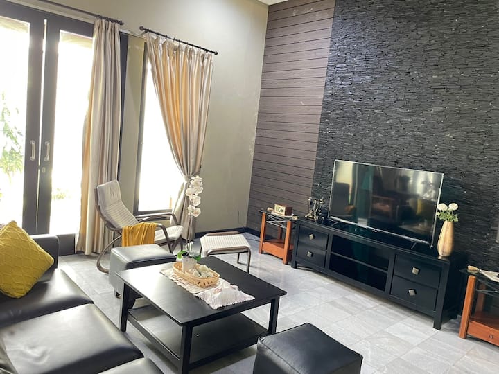 Cozy House In Executive Compound Antasari - Cibubur