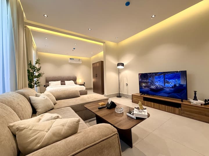 Studio | Stylish Stay W/queen Bed & Slef Entry - Saudi Arabia