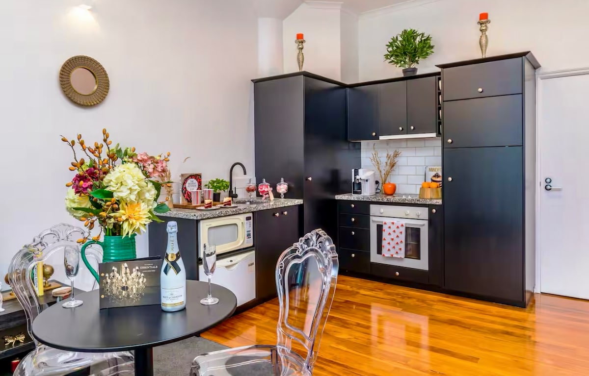 AKW NEW Luxury Crystal Chandelier Studio - Apartments for Rent in ...