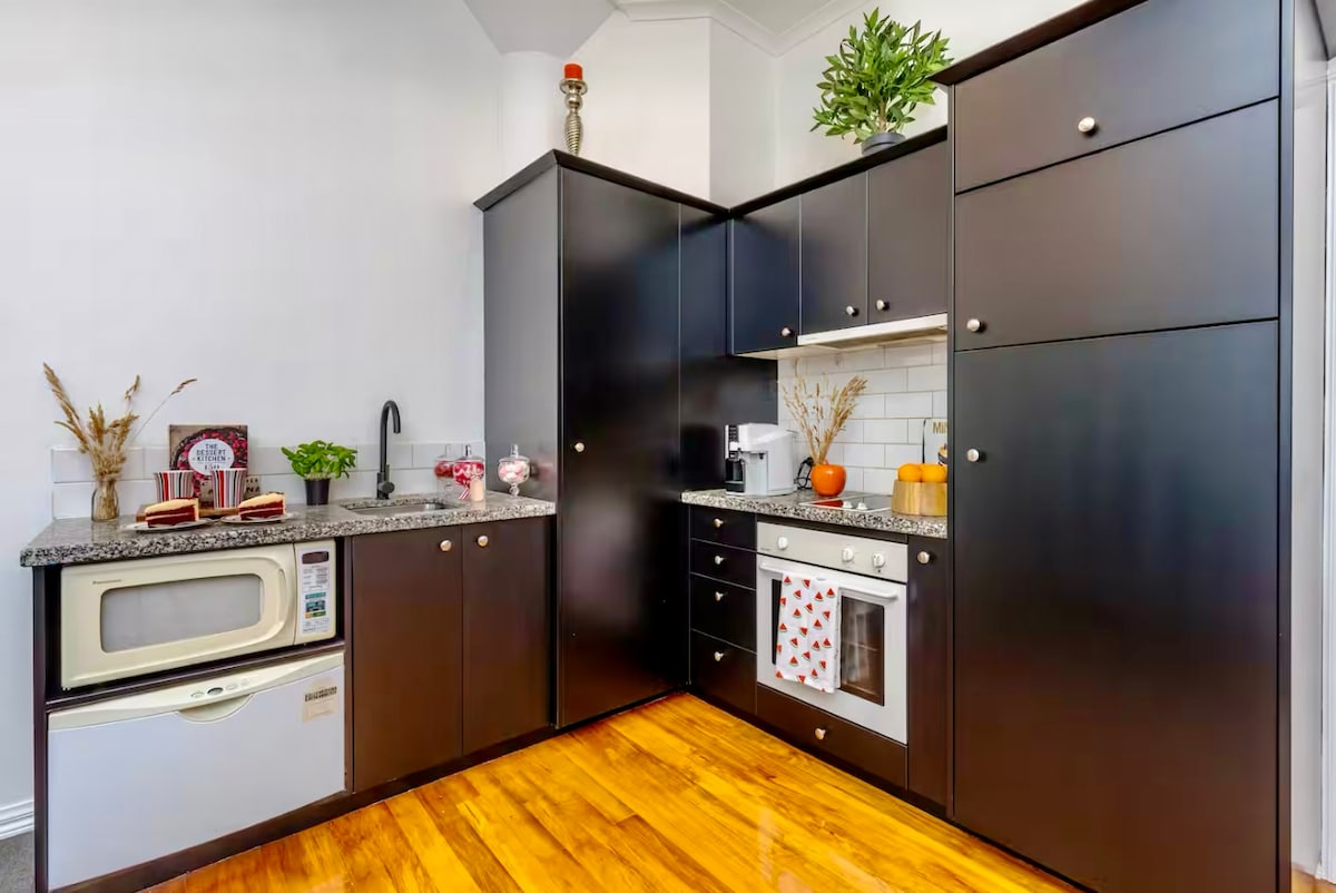 AKW NEW Luxury Crystal Chandelier Studio - Apartments for Rent in ...