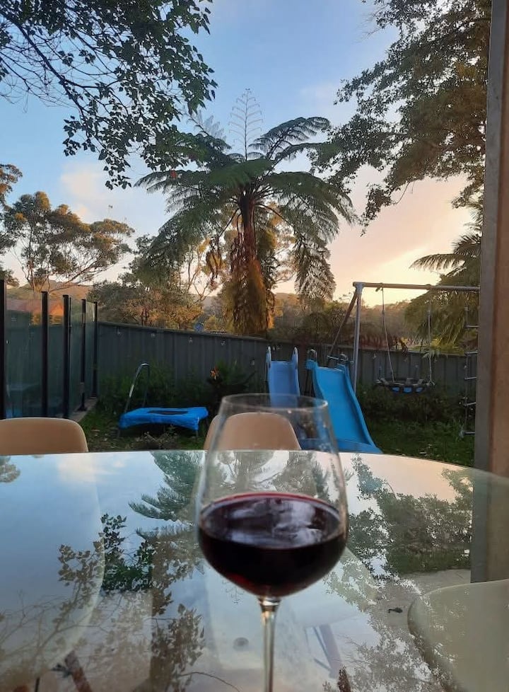 Family Home Minutes Walk To Terrigal Beach - Central Coast