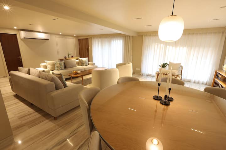 3-br Pet-friendly Villa Near Madh Beach - Mumbai