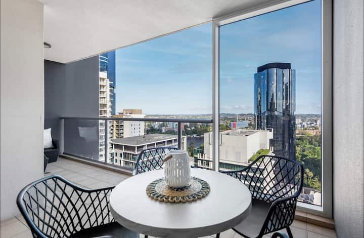 Modern On Mary! 
1 Bed, 1 Bath, 1 Car
Views! - Brisbane