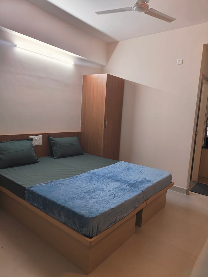 Hw 16thmain Couple Friendly Rk In Hsr-6 - Bengaluru