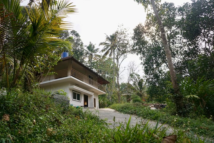 Farm Stay In Idukki-
Tall Grass Hideaway - Kattappana