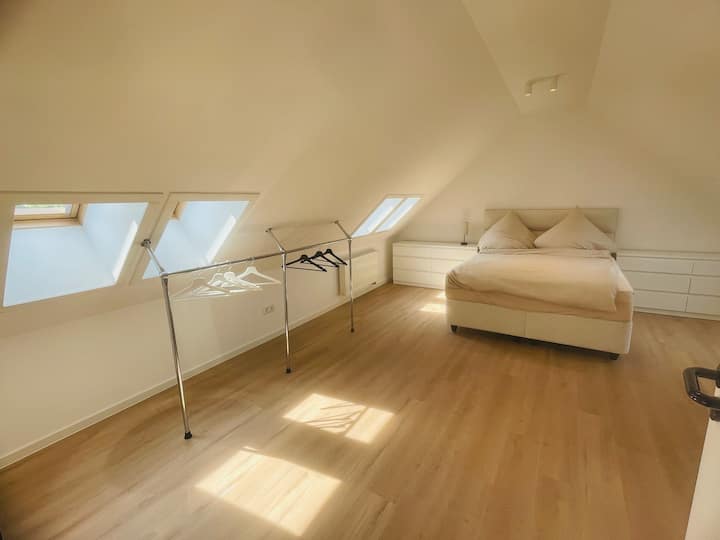 Large Fully Equipped Apartment With Parking Spaces - Düsseldorf