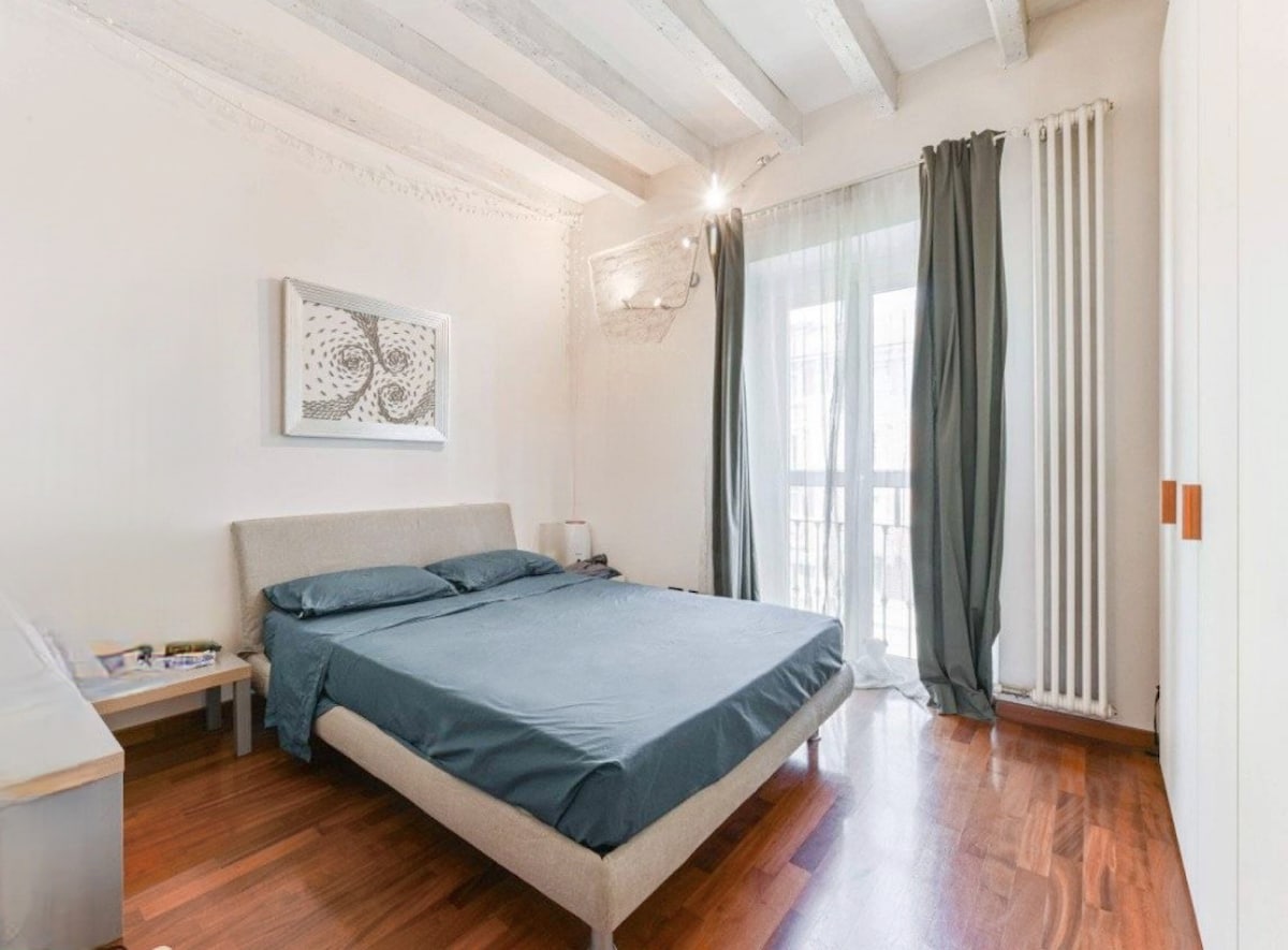 NoLo - Top Floor Bright Apartment - Metro Pasteur - Flats for Rent in ...