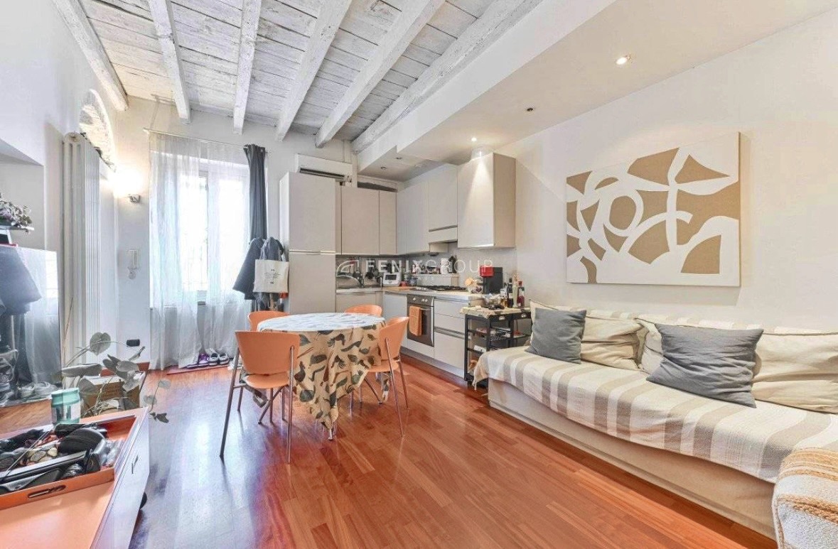 NoLo - Top Floor Bright Apartment - Metro Pasteur - Flats for Rent in ...