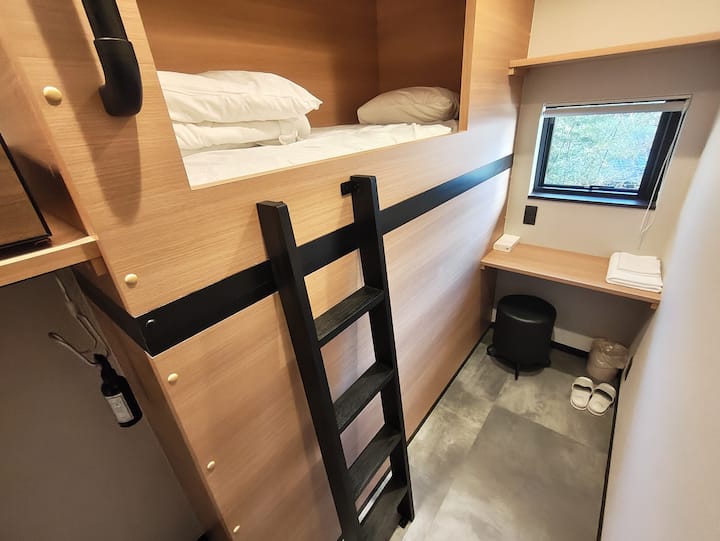 Fukuchiya｜月江寺駅3分のフルリノベ宿｜1人部屋でゆったり｜広々共有ラウンジ - Fujiyoshida